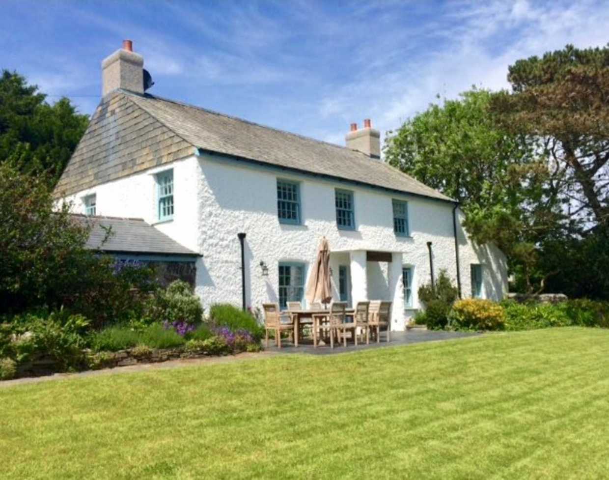 1 week stay at the stunning Old Farm, Trebetherick, Cornwall (sleeps 10 ...