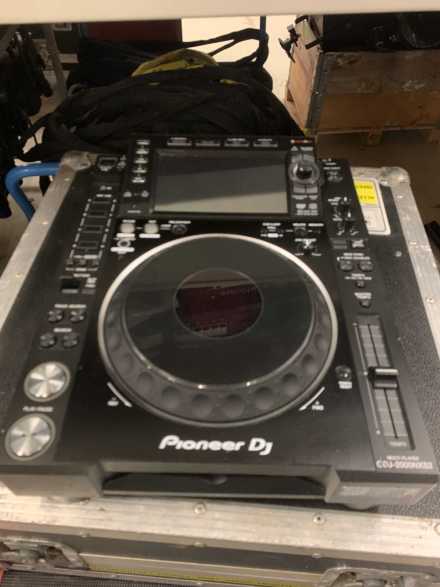Pioneer CDJ 2000 nxs2 with spare jog wheel | AirAuctioneer
