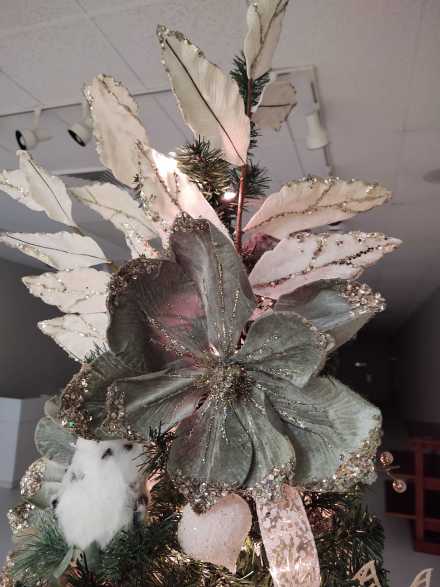 7 Ft. Tree - "Winter Hope" - Sponsored by Breck & Sheri Loos and ...