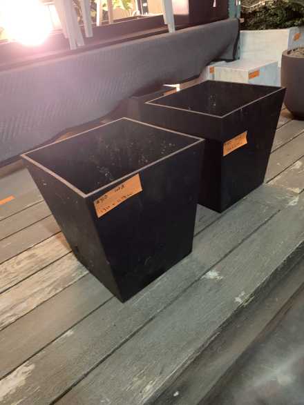 310 - Set of 2 - Black acrylic planters | AirAuctioneer