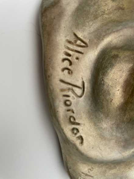 Alice Riordan "Feline Beauty" Bronze Sculpture | AirAuctioneer