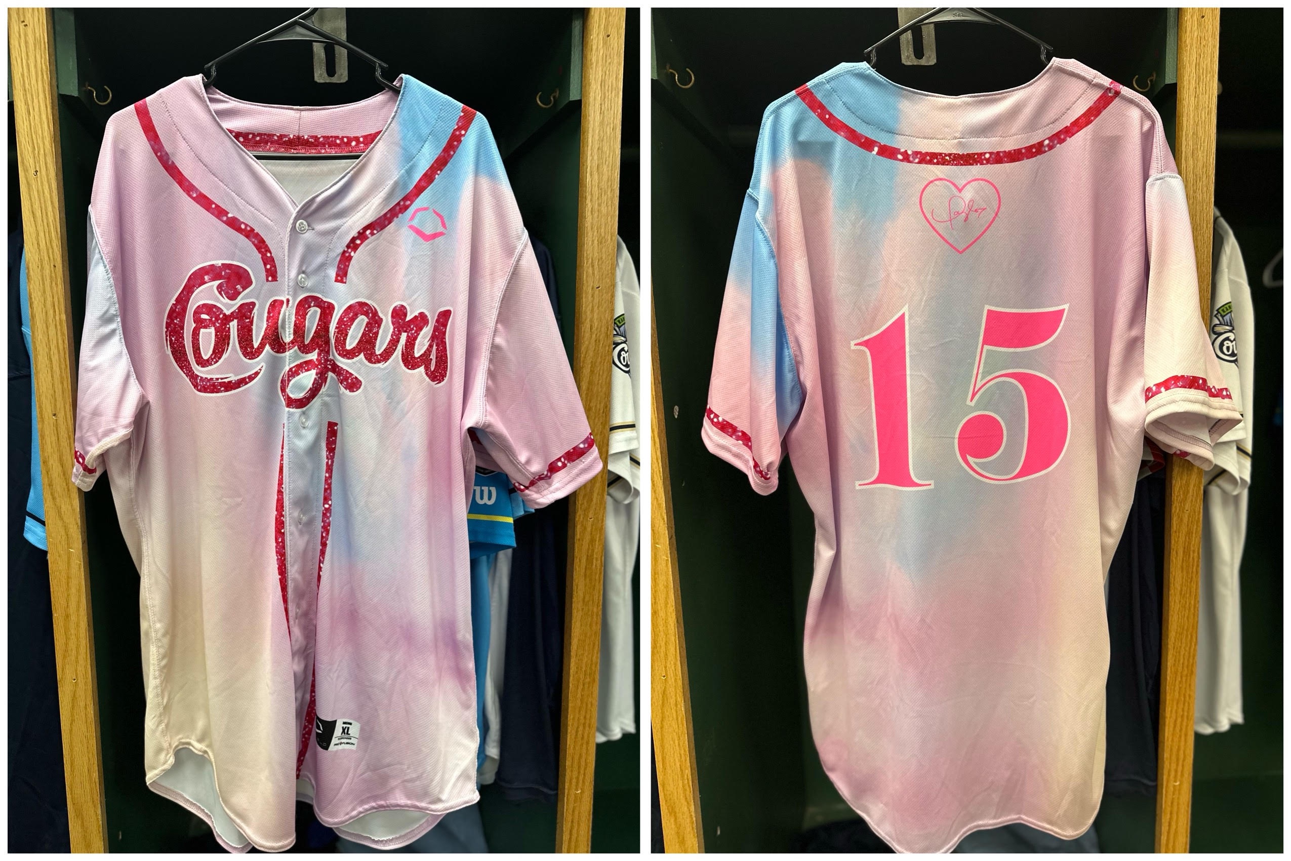 Taylor Swift Jersey #11 (Tyler Beardsley - XL) | AirAuctioneer