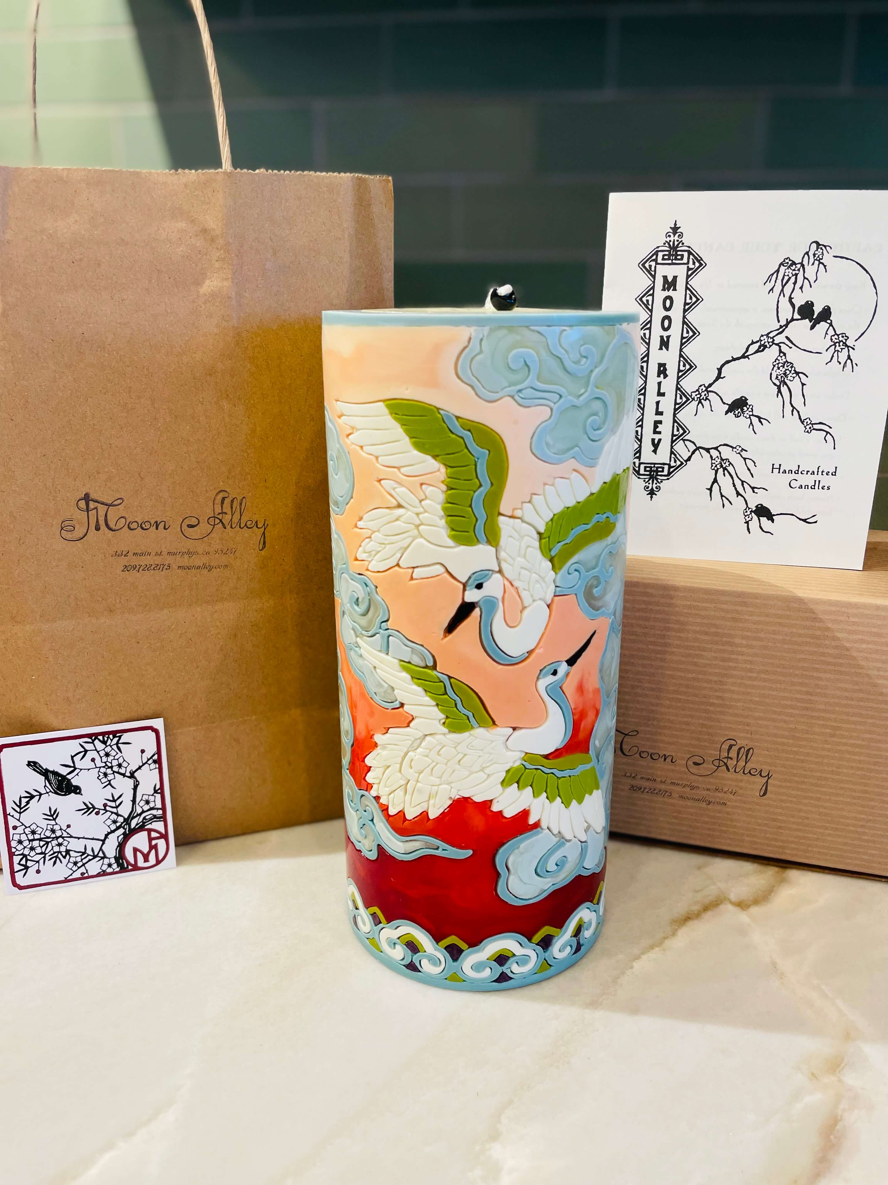 Moon Alley Candle | AirAuctioneer