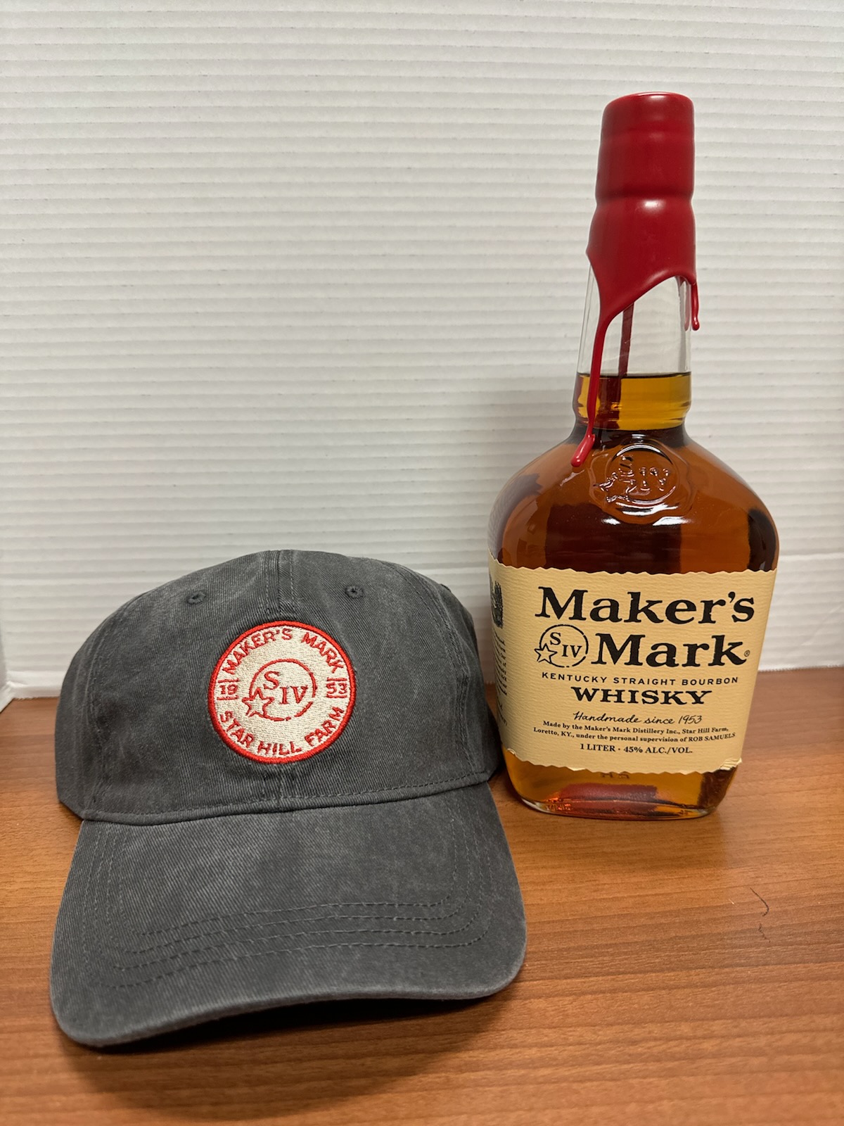 Makers Mark Kentucky Straight Bourbon Whiskey - 1 Liter and Hat ...