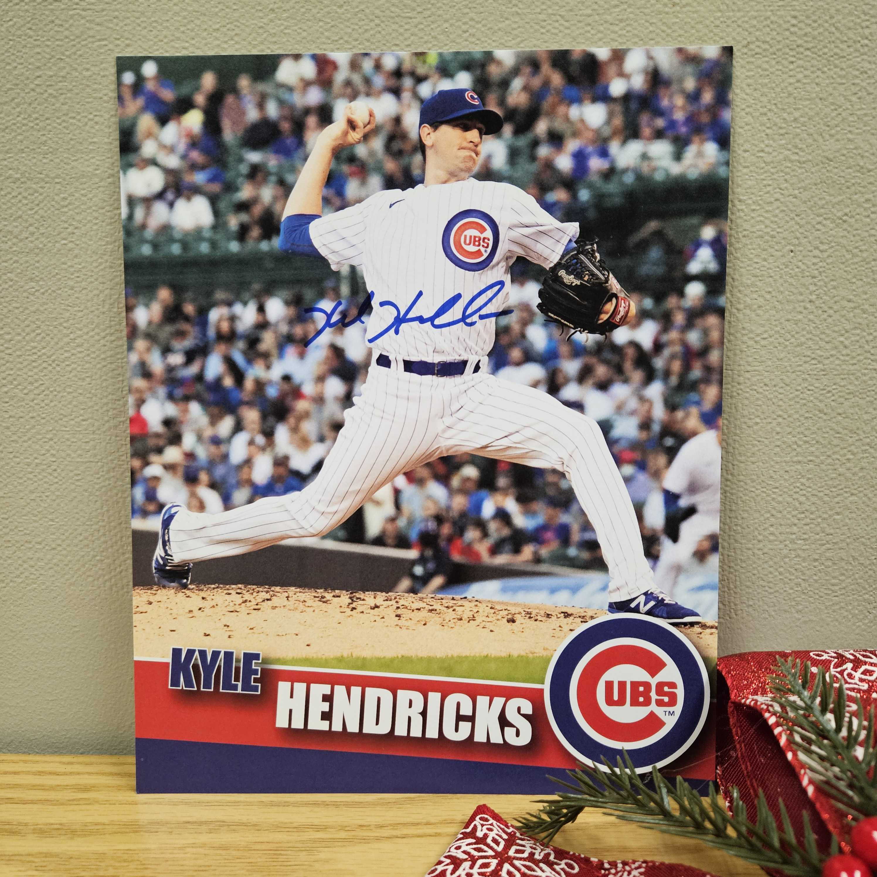 Chicago Cubs Autographed Kyle Hendricks Photo | AirAuctioneer