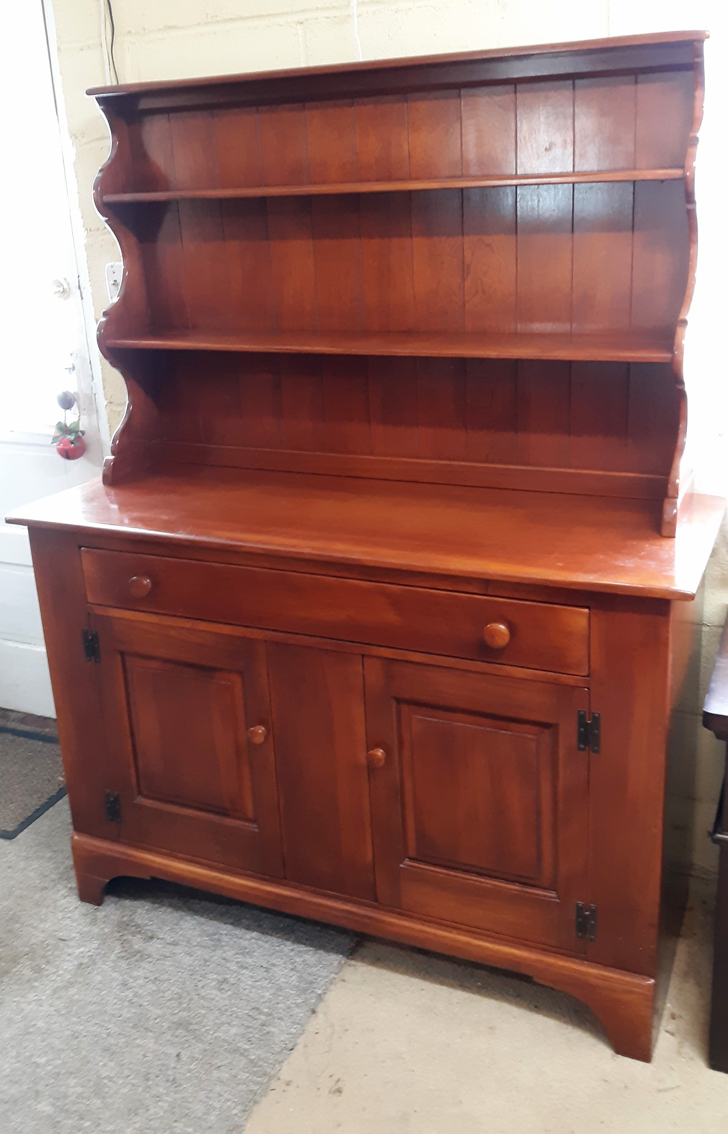 Vintage Cushman "Colonial Creation" Two Piece Hutch | AirAuctioneer
