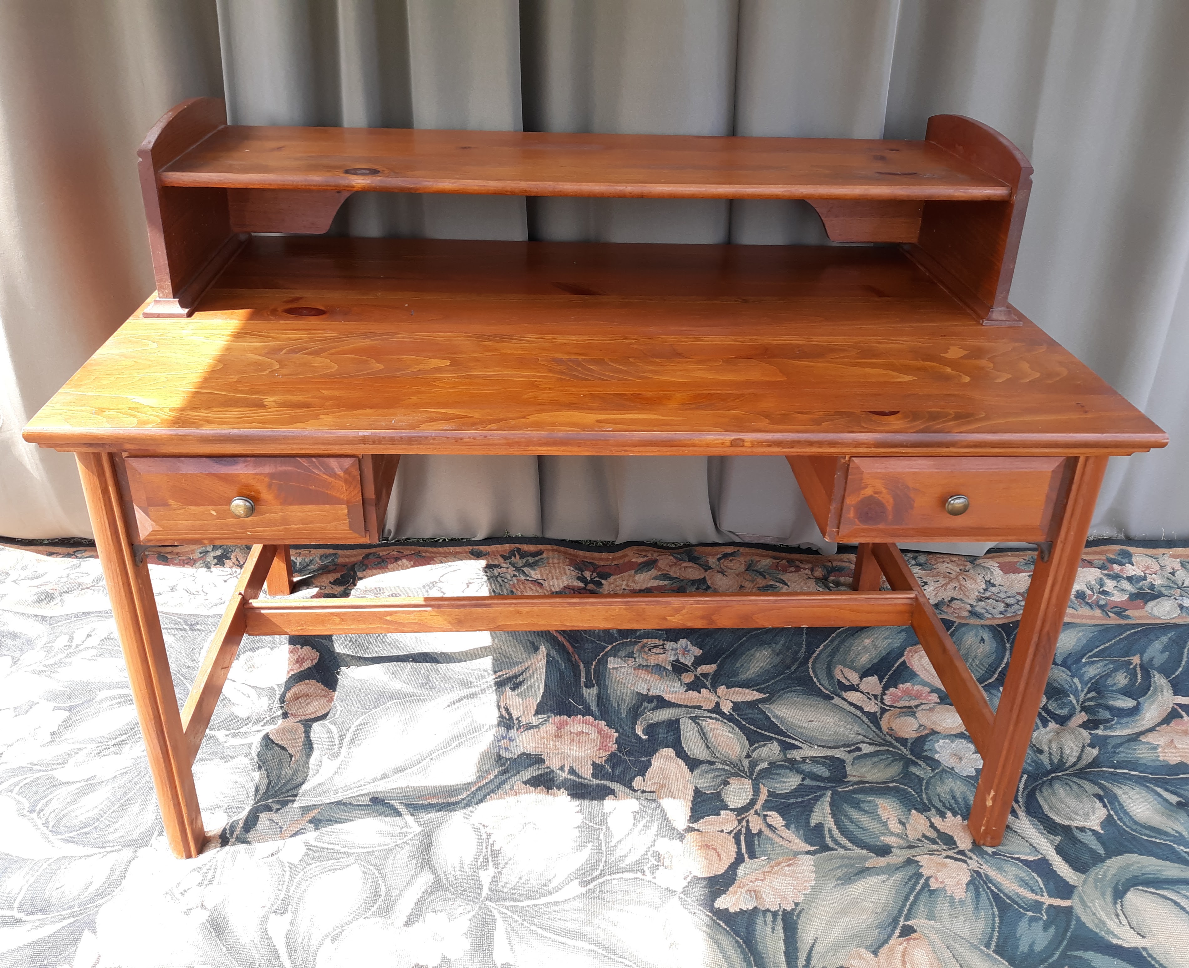 Pine Yield House Desk with Hutch Top | AirAuctioneer
