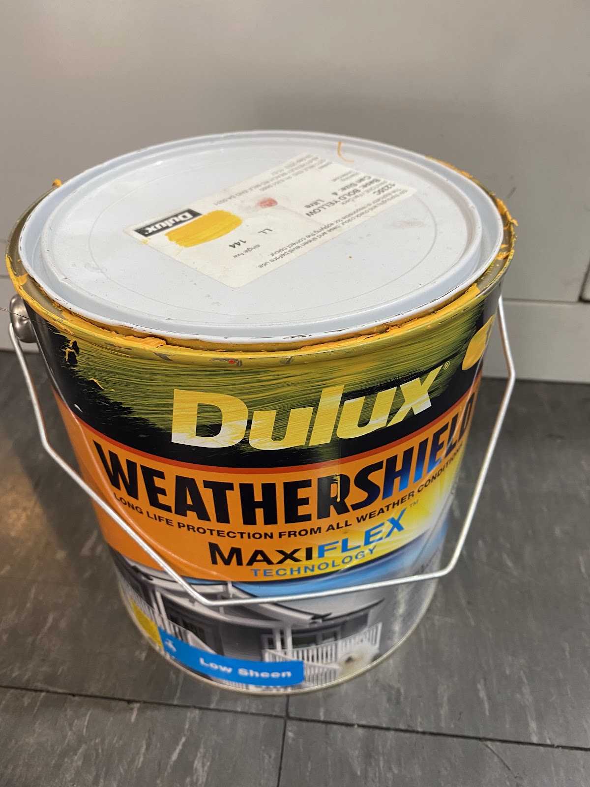 Dulux Pantone 1235C Yellow Paint - 4L | AirAuctioneer