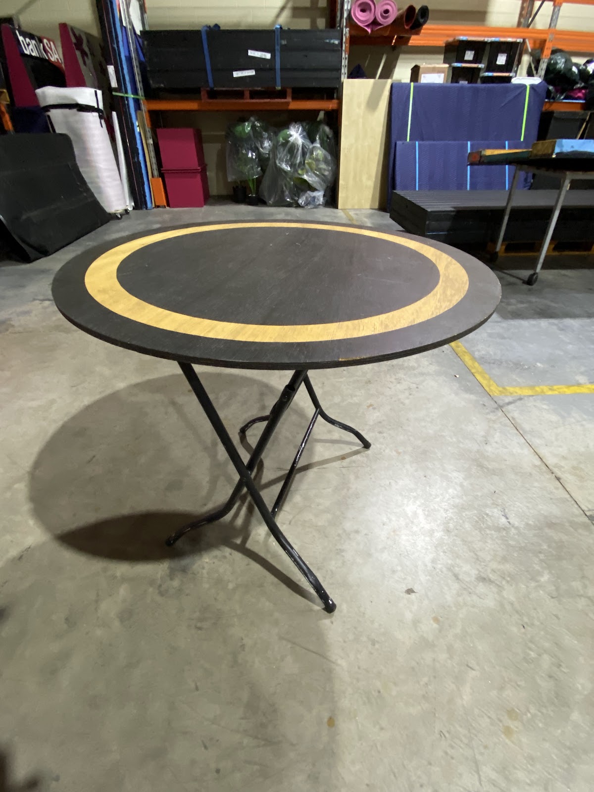 Cabaret Table | AirAuctioneer