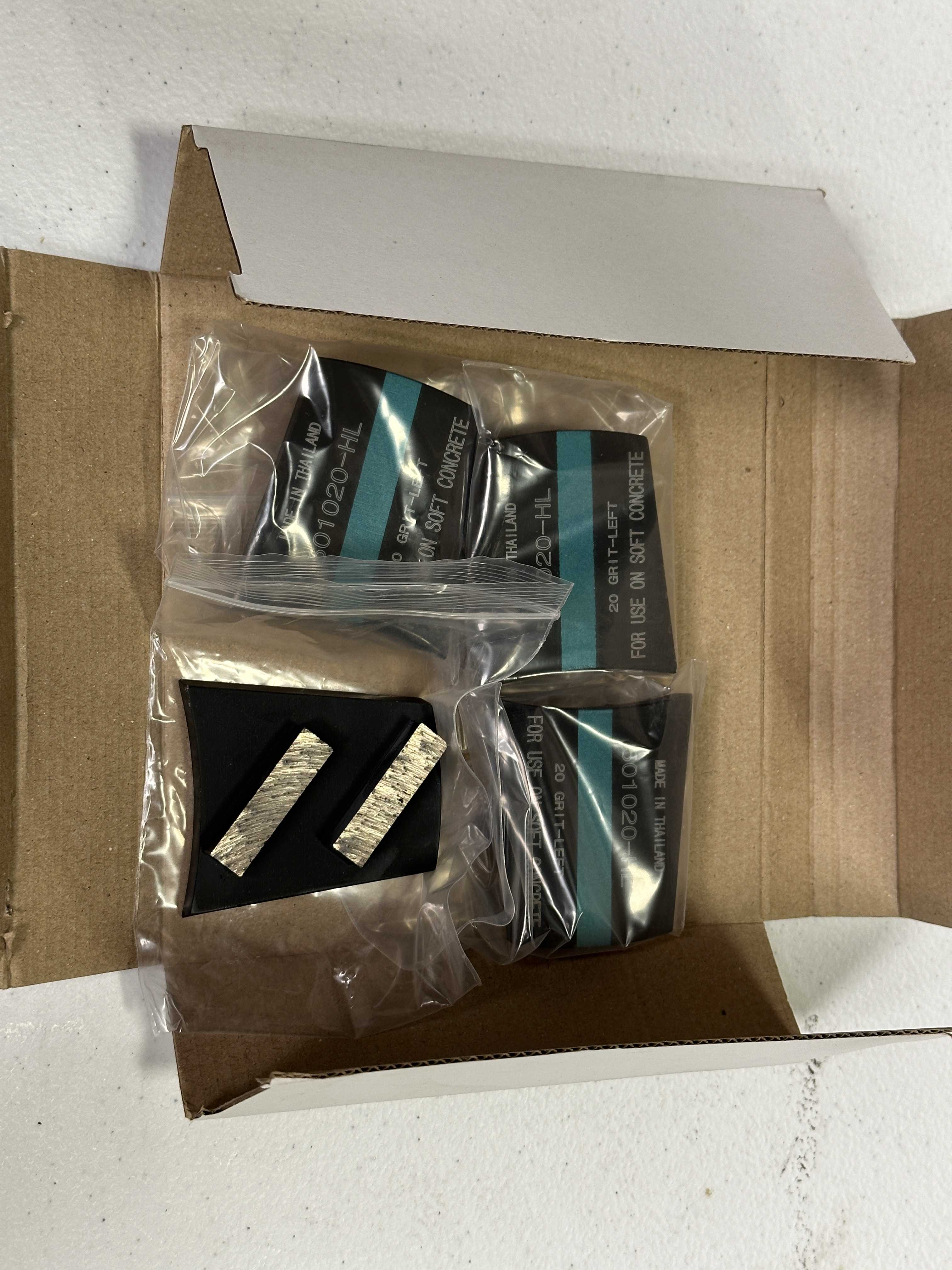 20-Grit, Diamond Tooling, Wedge Shape - Hard Bond | AirAuctioneer