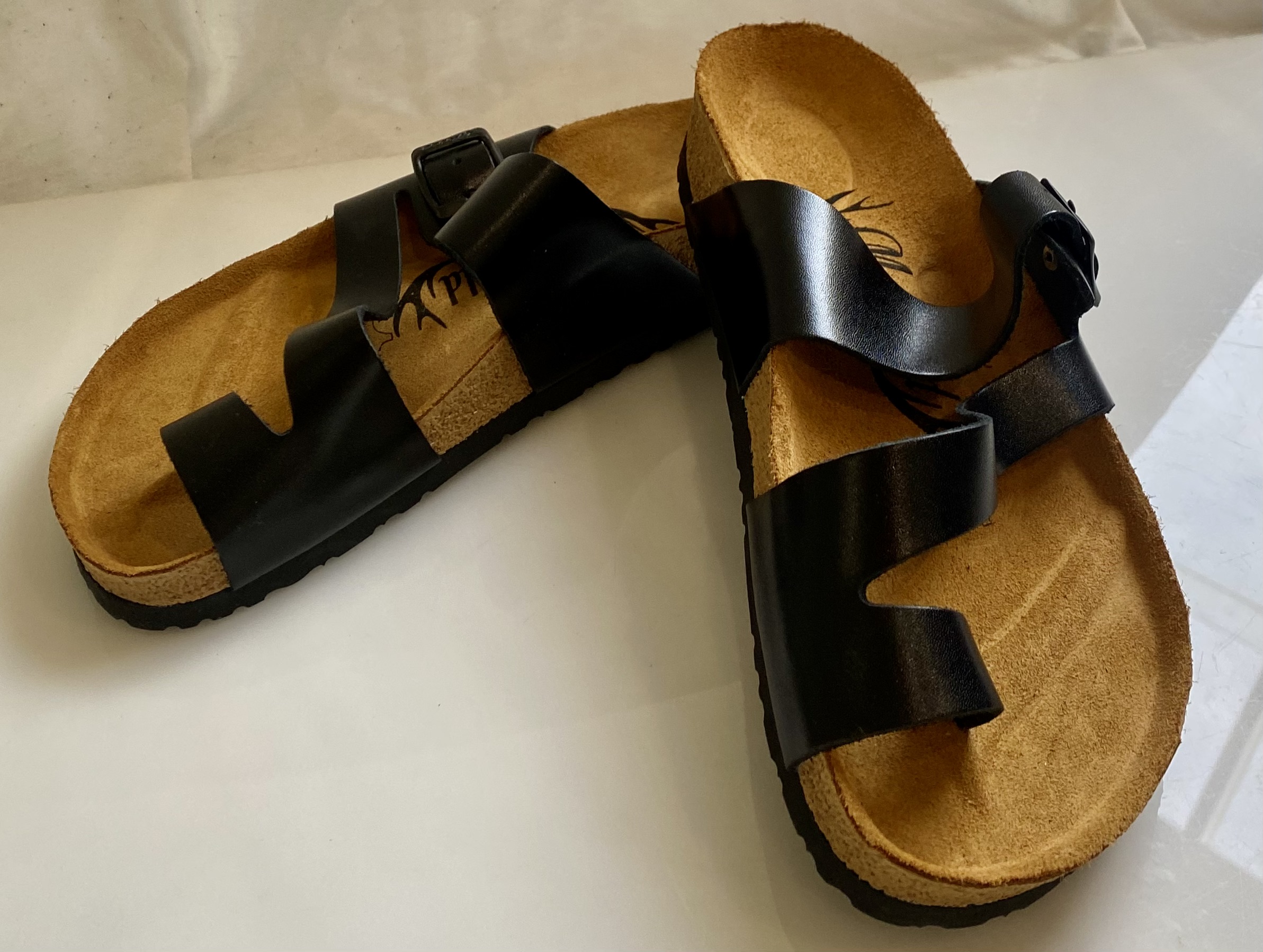 Moosefield Women's Leather Sandals | AirAuctioneer