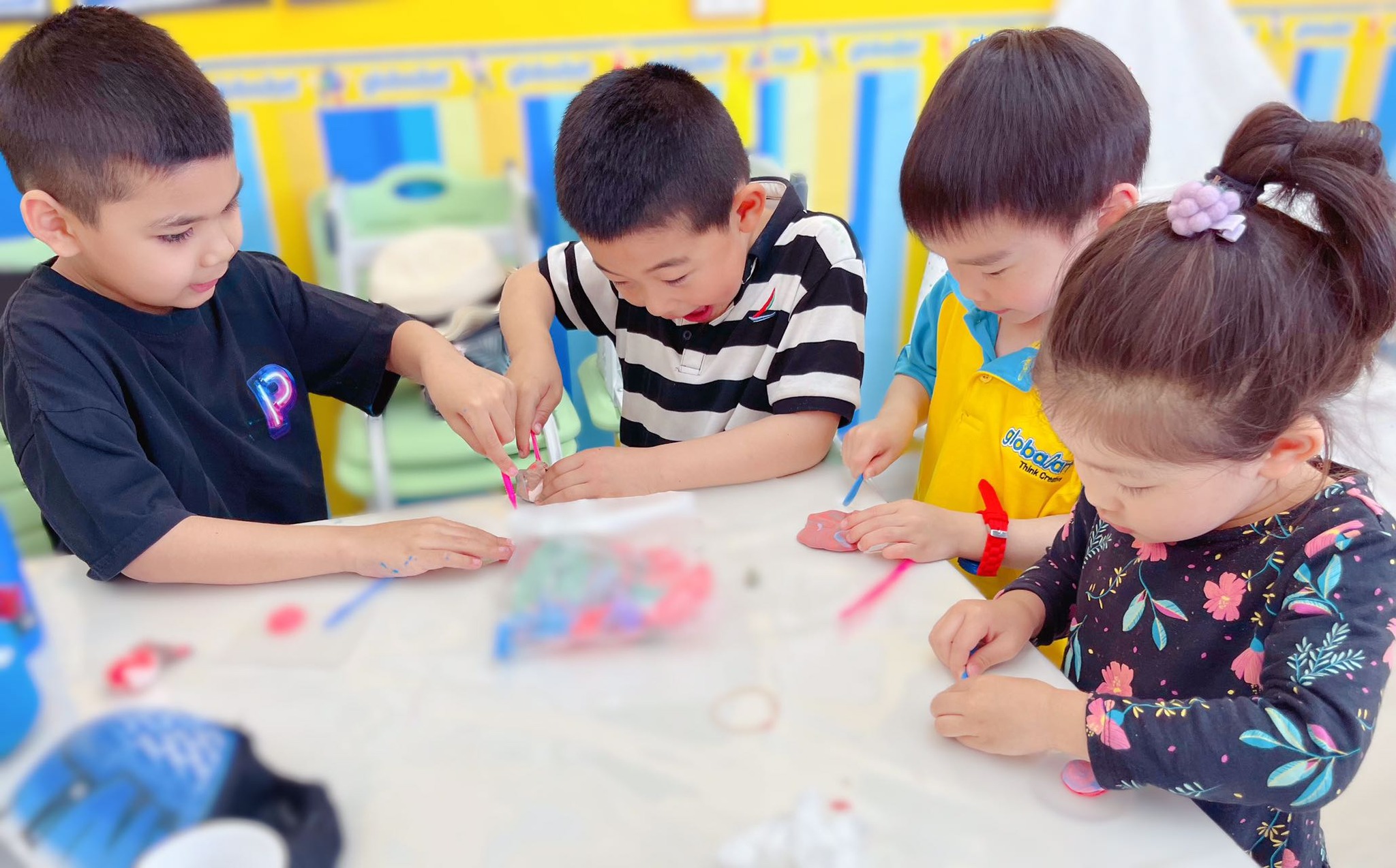 Global Art - $50 Voucher 5/8 | AirAuctioneer