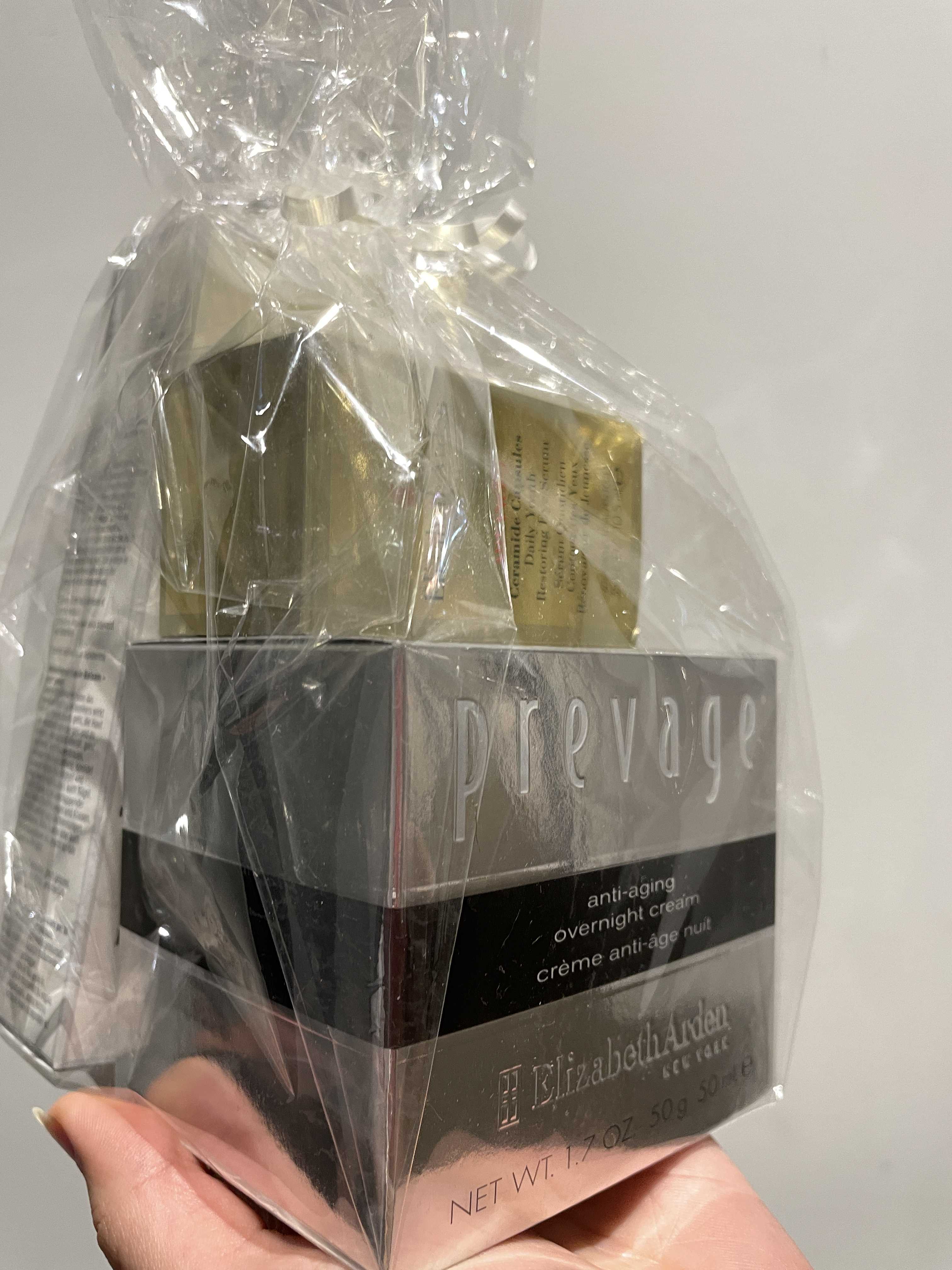 Elizabeth Arden Hamper | Donated by Wizard Pharmacy | AirAuctioneer